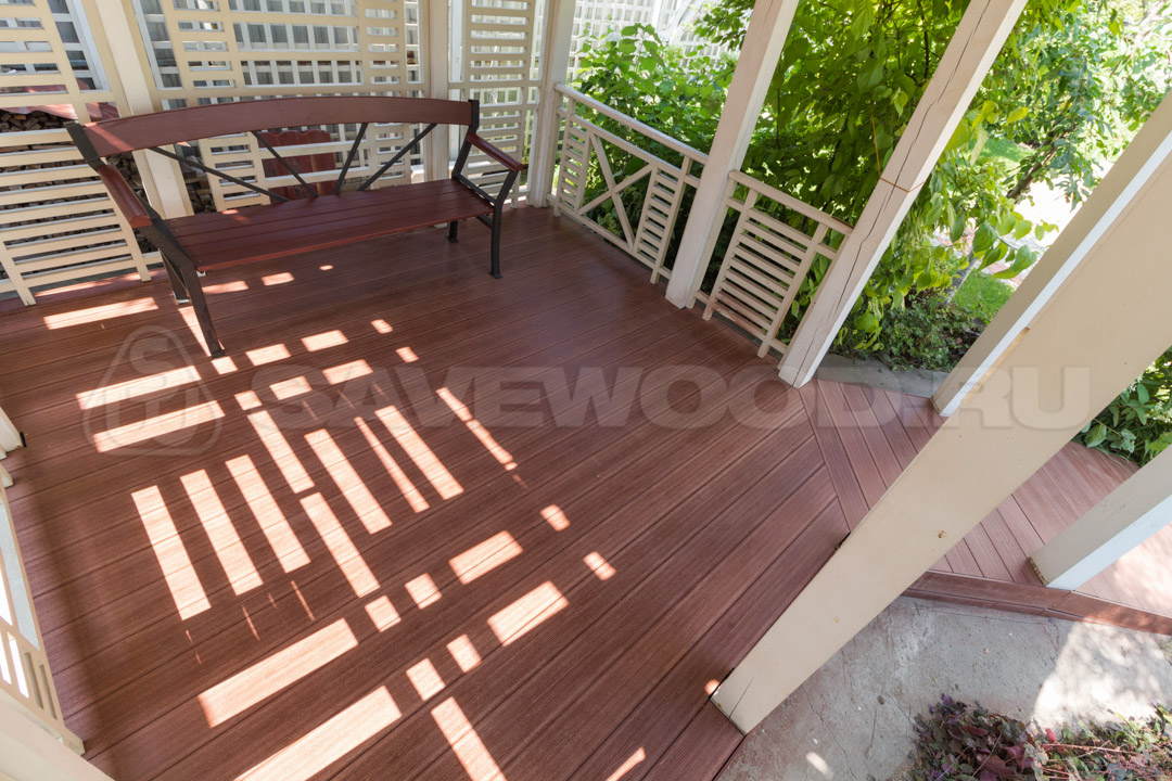 Композитная террасная доска в беседке - SAVEWOOD